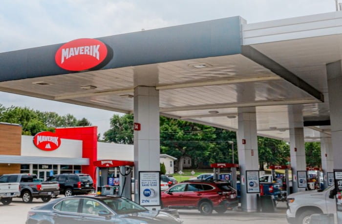 Marcus & Millichap Arranges $4.4M Sale of Maverik Gas Station in ...